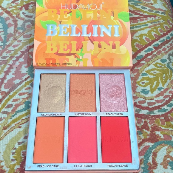 Makeup | Amazing Blush And Highlighter Palette Pictures Do No Justice ...